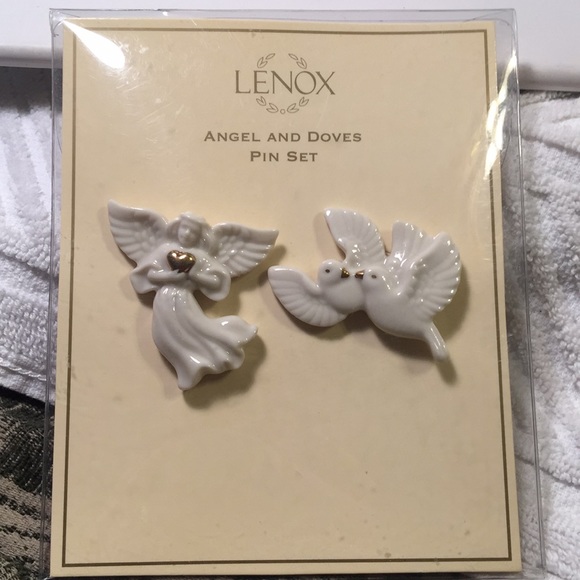 Lenox | Jewelry | Lenox Angel And Doves Brooches | Poshmark
